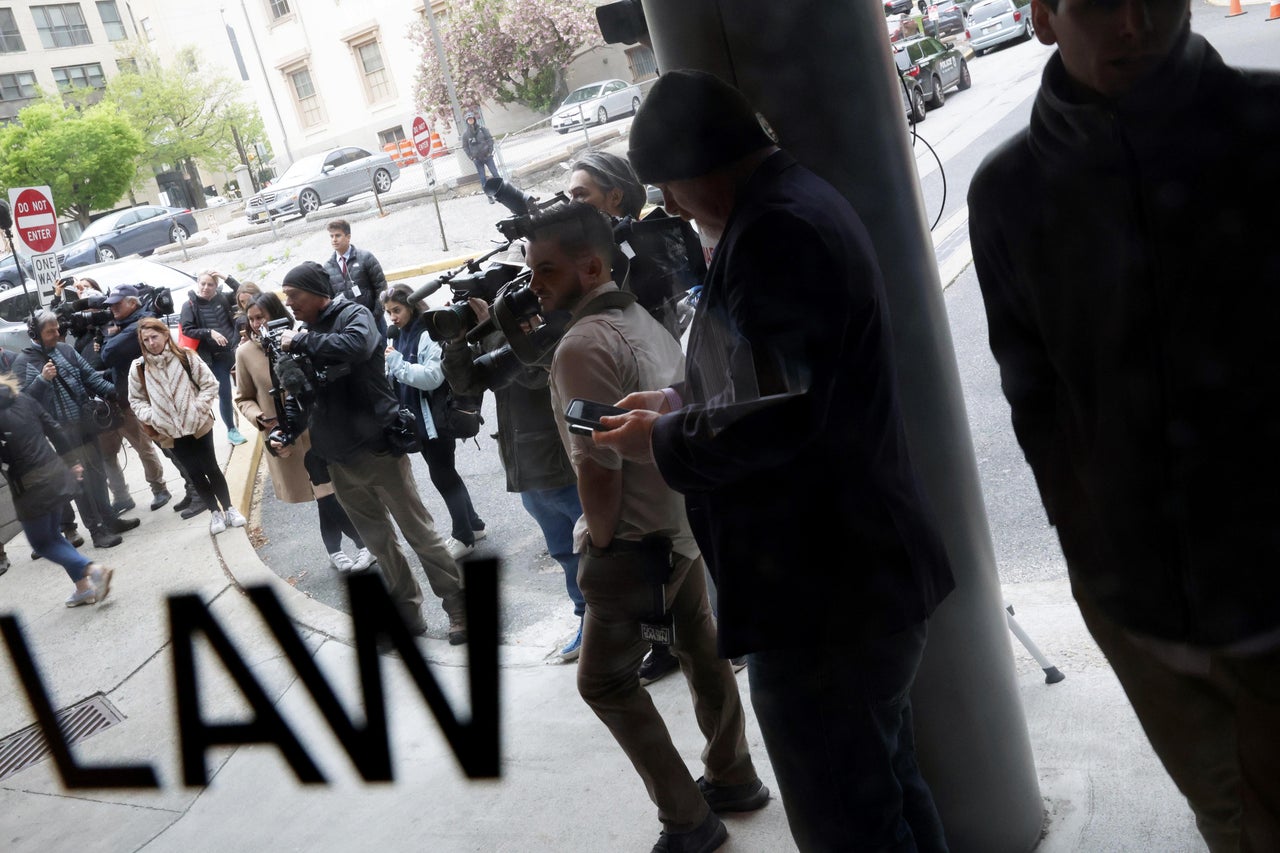 Fox News trial: The defamation case was delayed, but the circus arrived ...