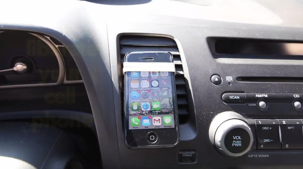 DIY iPhone mount for car using a rubber band, and other storage hacks ...