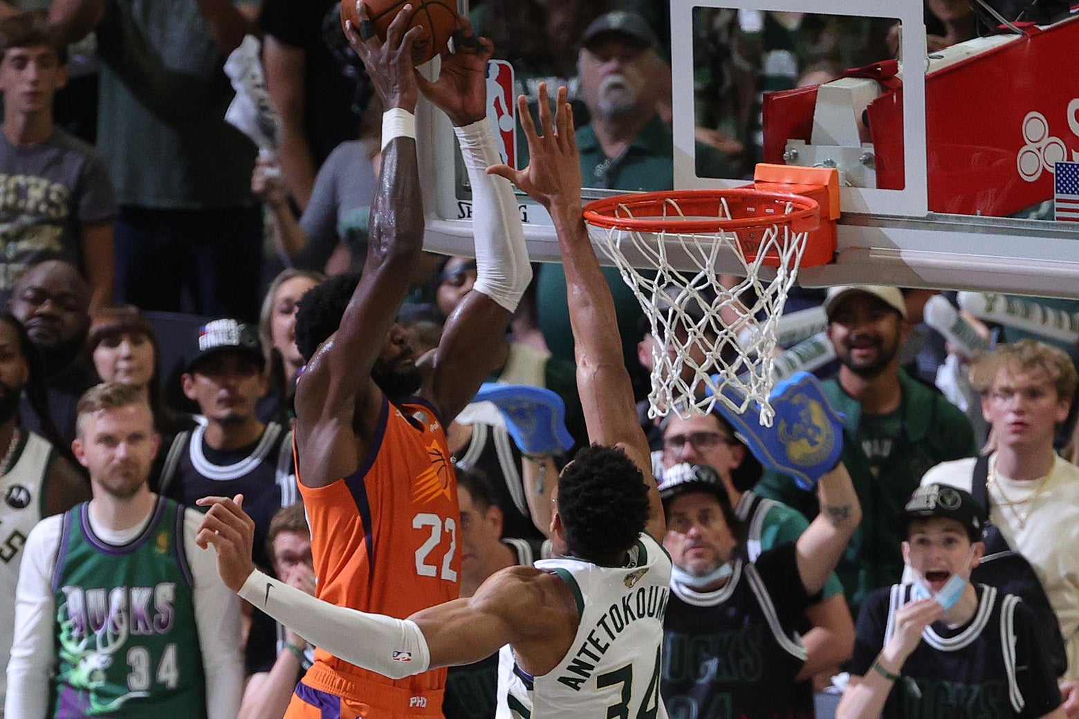 Giannis Antetokounmpo’s block on Deandre Ayton in NBA Finals Game 4: Wow.
