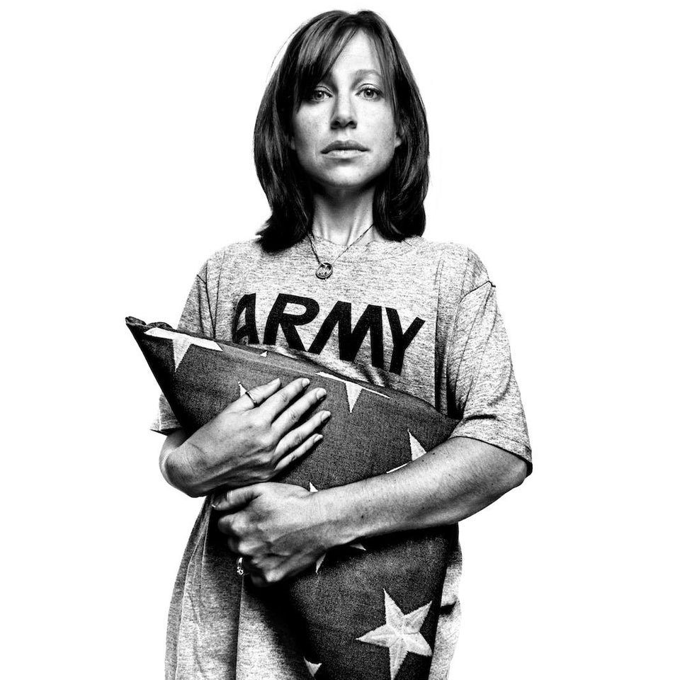 Platon photographs service members returning from war in his book ...