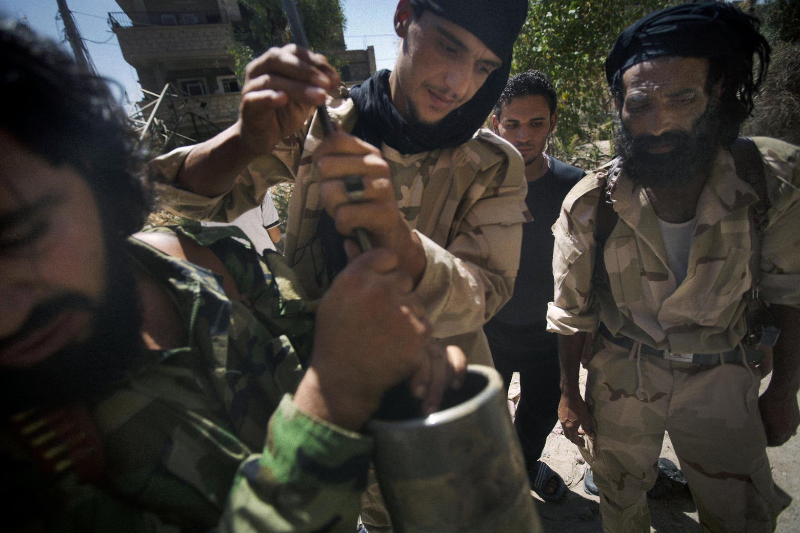 CIA-Syira Rebels: U.S. begins arming opposition fighters uner command ...