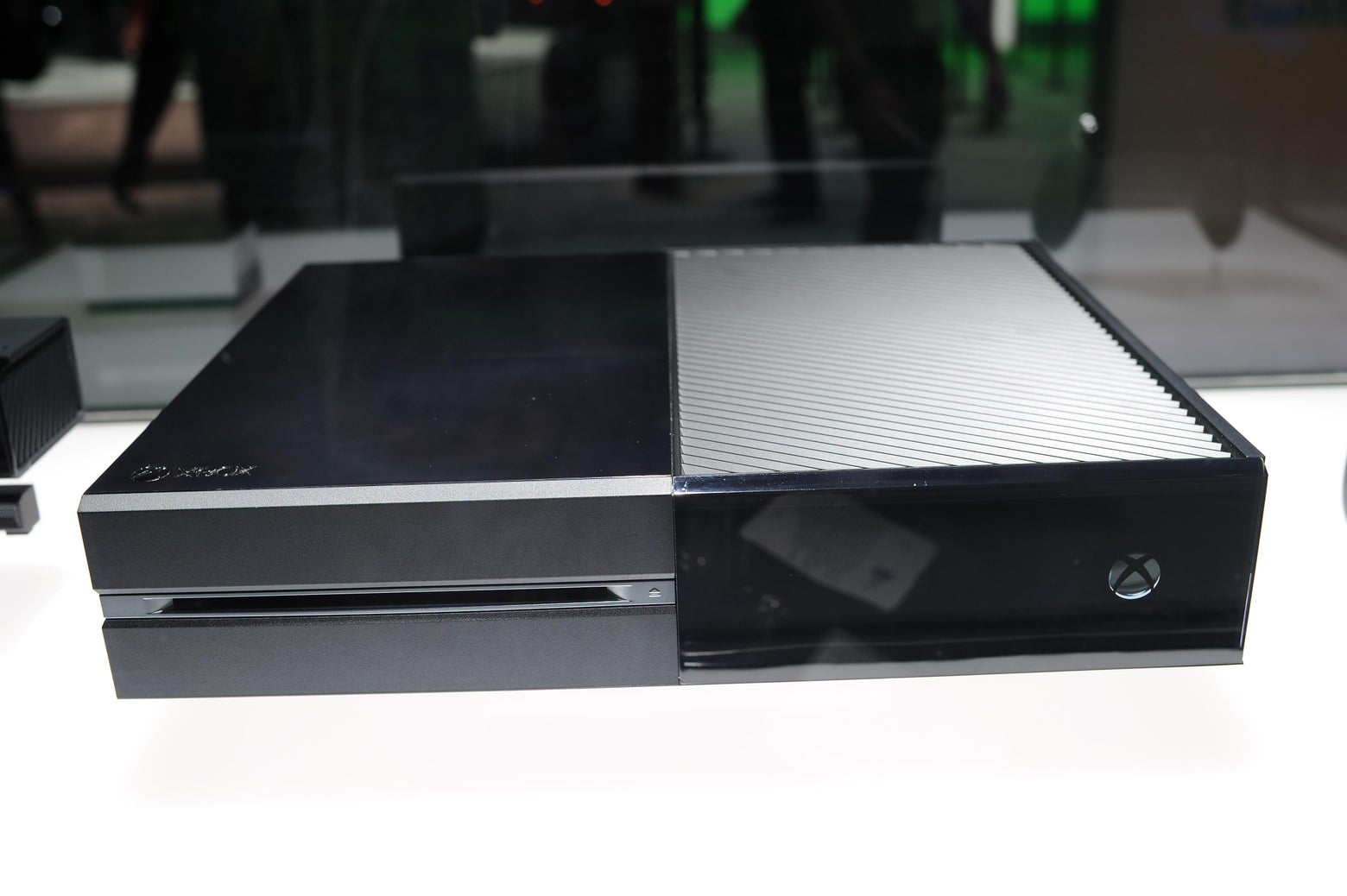 Xbox One presales: Stores selling out of console despite controversy.