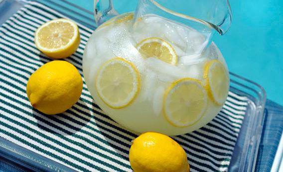 Lemonade on a hot day: Why are acidic drinks refreshing?