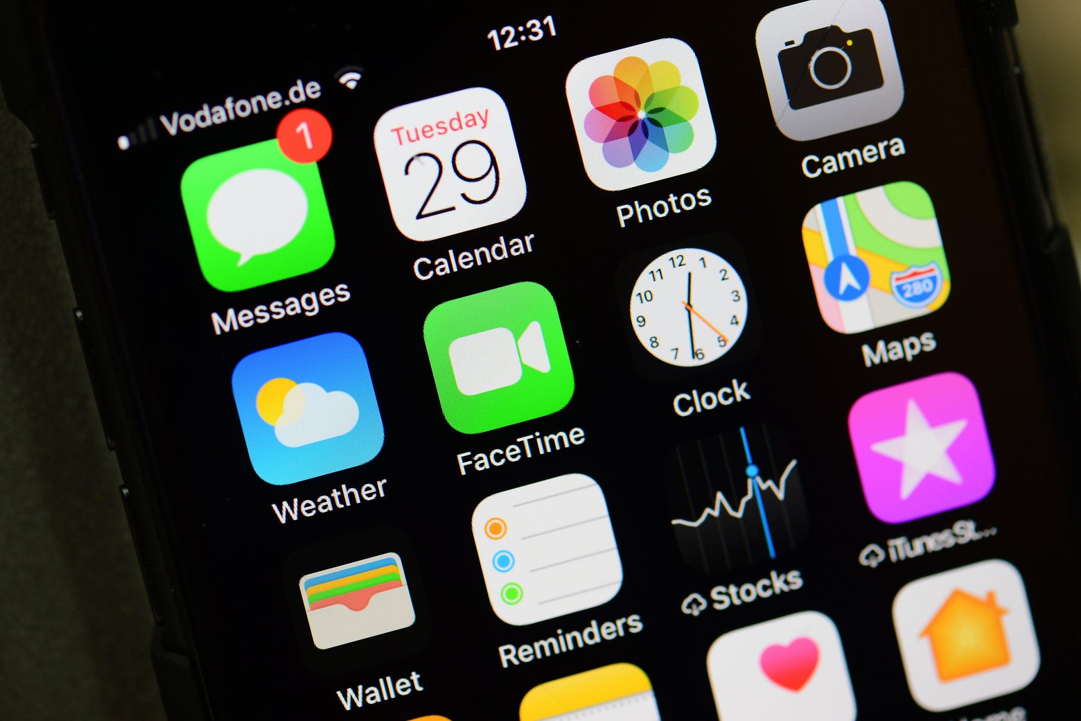 2019 iPhone rumors: Everything we know about Apple's new phones ...