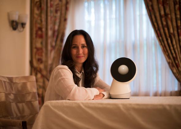 Social robotics expert Cynthia Breazeal debuts Jibo, a family robot.