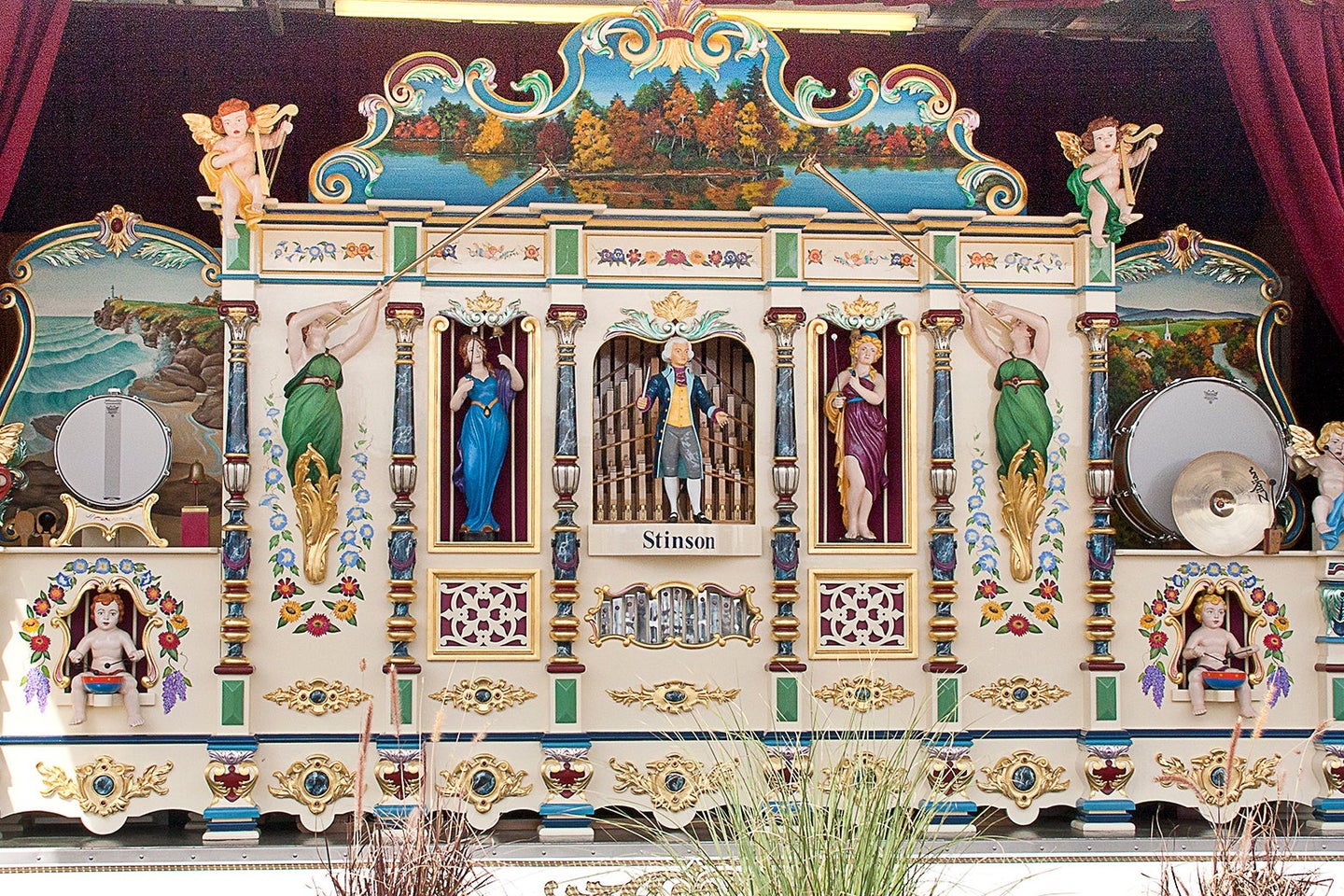 10 fairground organ videos to play at maximum volume.