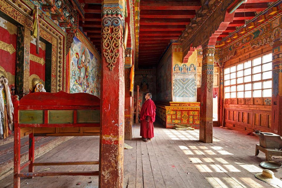 Colin Miller photographs Buddhist monasteries and temples in Sichuan ...