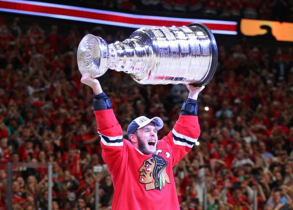 Chicago Blackhawks beat Tampa Bay Lightning win Stanley Cup.