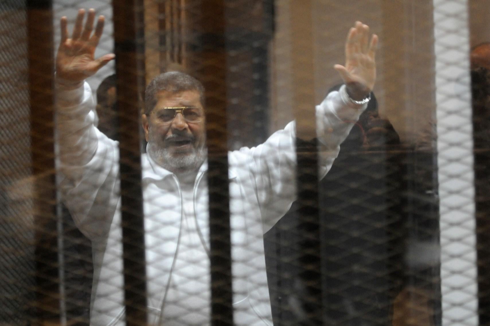 Former Egyptian President Mohamed Morsi dies during court appearance.