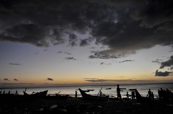 Kuwait’s novel solution for undocumented Bidun: Buy them citizenship in ...