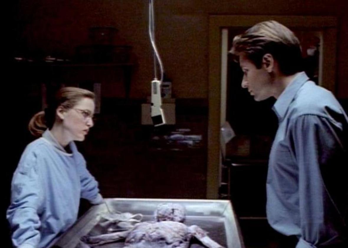 X-Files premiere episode review compares new series to pilot (VIDEO).