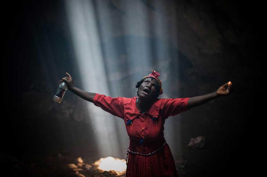 Anthony Karen: A photographer’s look inside a Haitian Voodoo ritual ...
