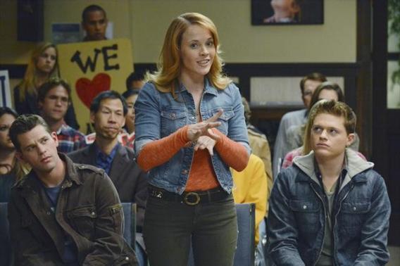 Switched at Birth: all-sign-language episode works beautifully.
