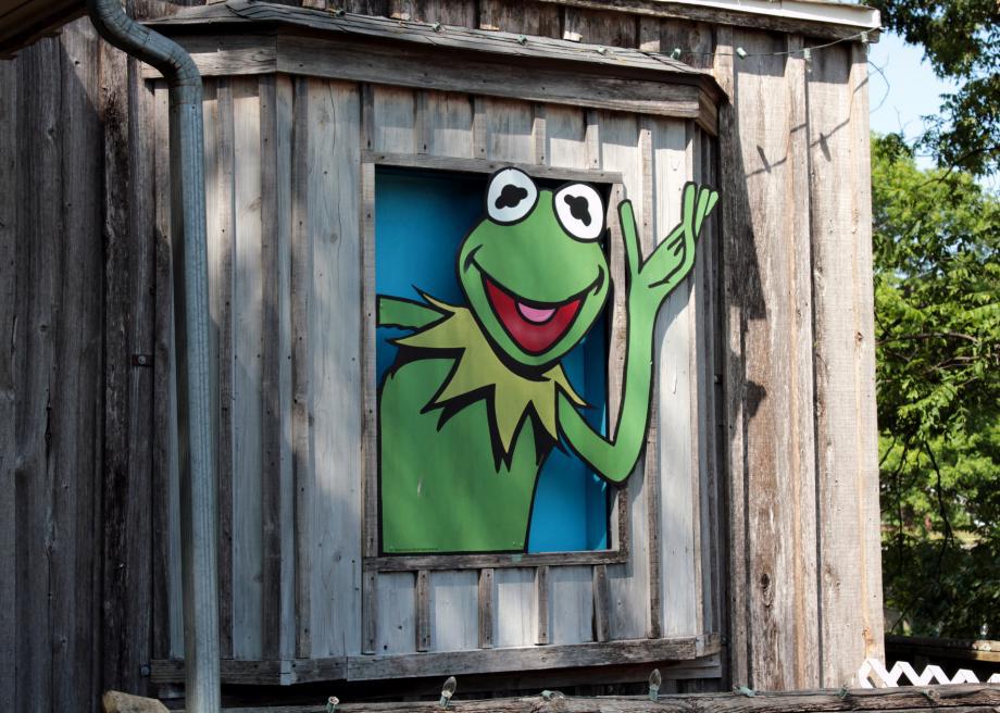 A Muppet Museum in Small Town Mississippi Honors Jim Henson's Creation ...