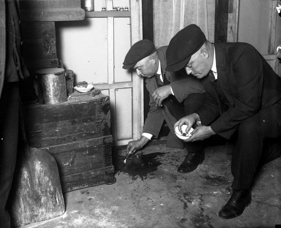 History of crime scene investigation: 1940s Chicago CSI in photos.