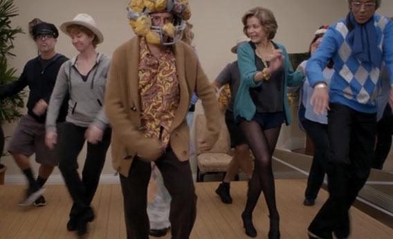 Arrested Development Queen B recap: Lucille and Lucille 2 in a courtroom.