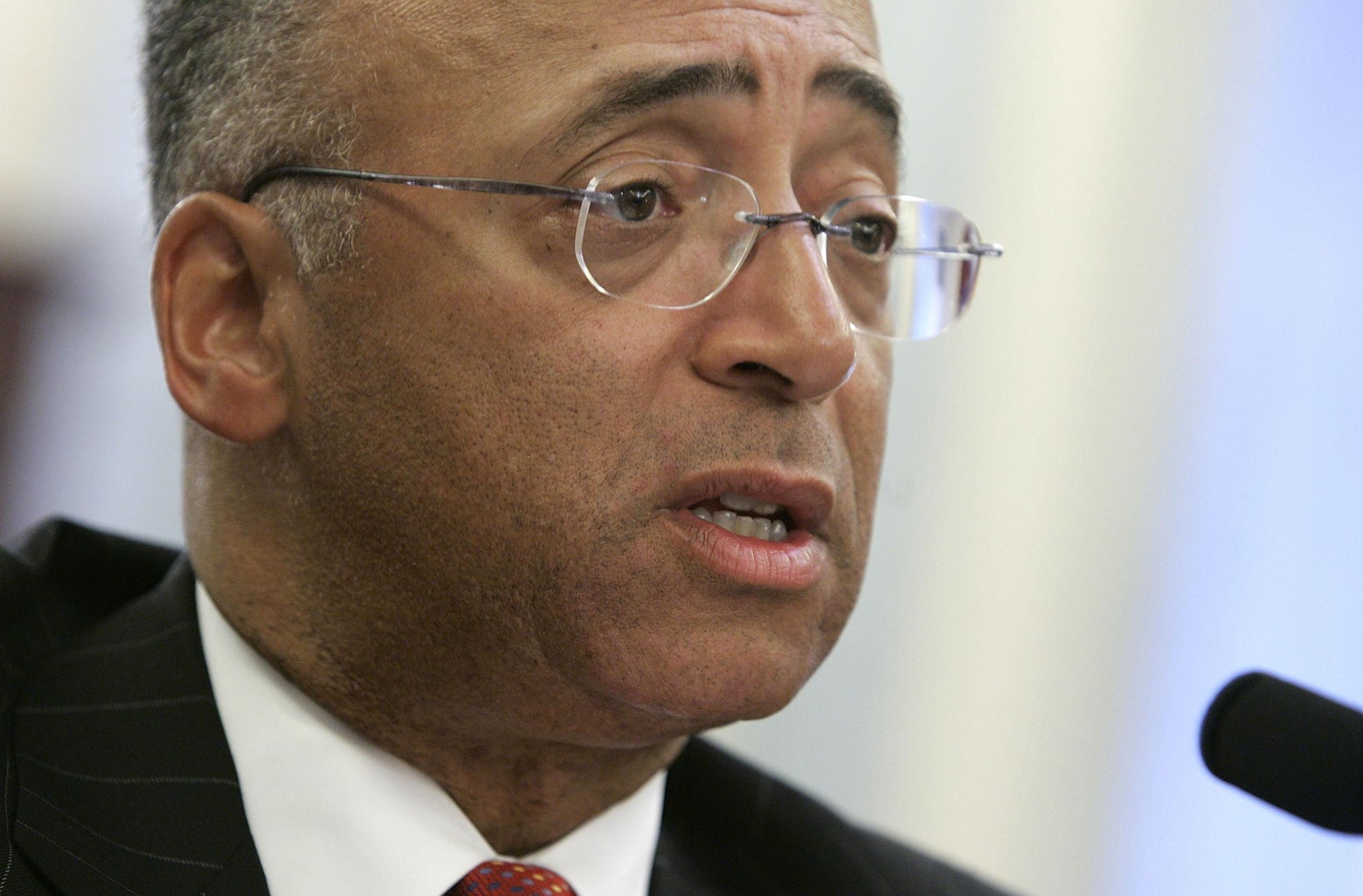 Bill Thompson concedes NYC mayoral race to Democratic rival Bill de Blasio Bill Thompson concedes NYC mayoral race to Democratic rival Bill de Blasio