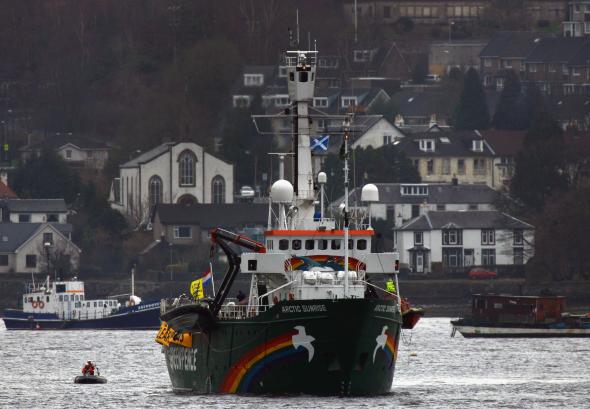 Russia charges Greenpeace activists with piracy, but their crime fails ...