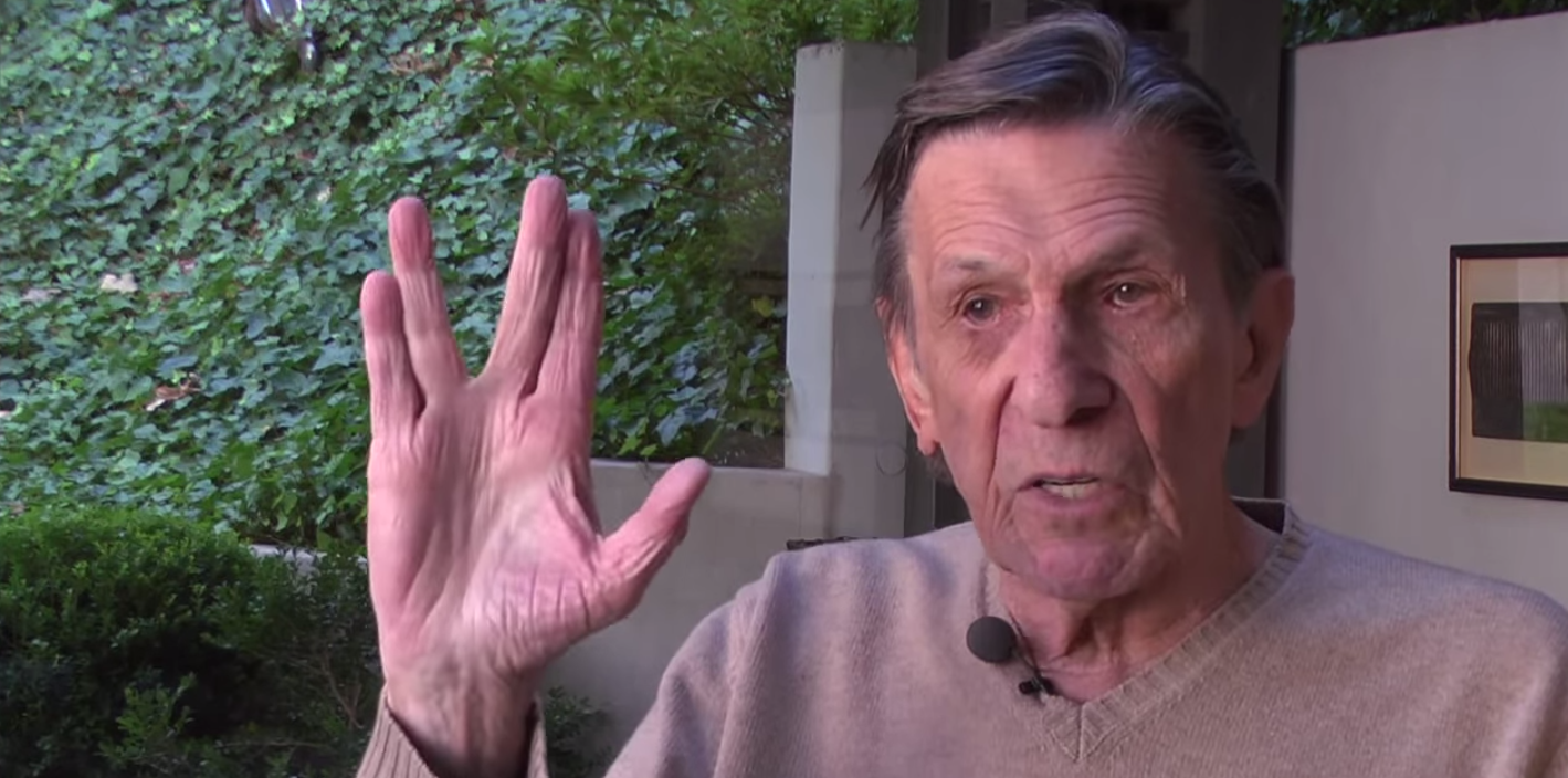 Leonard Nimoy hand greeting: The Jewish explanation behind "live long ...