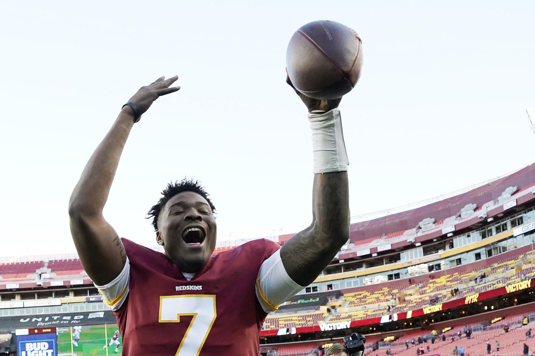 Dwayne Haskins misses end of rare Washington win due to selfie obligations.