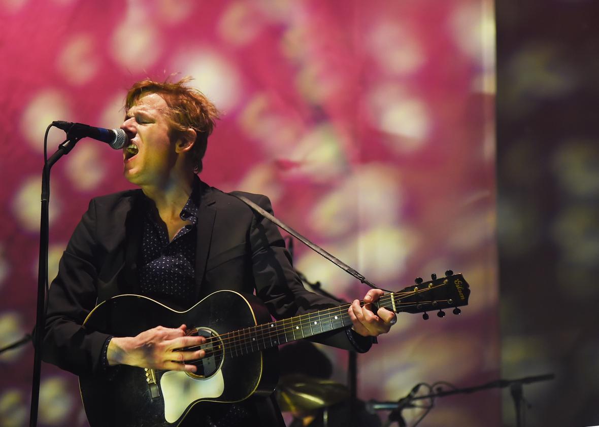 Spoon’s Britt Daniel and Alex Fischel perform new song “I Ain’t the One ...