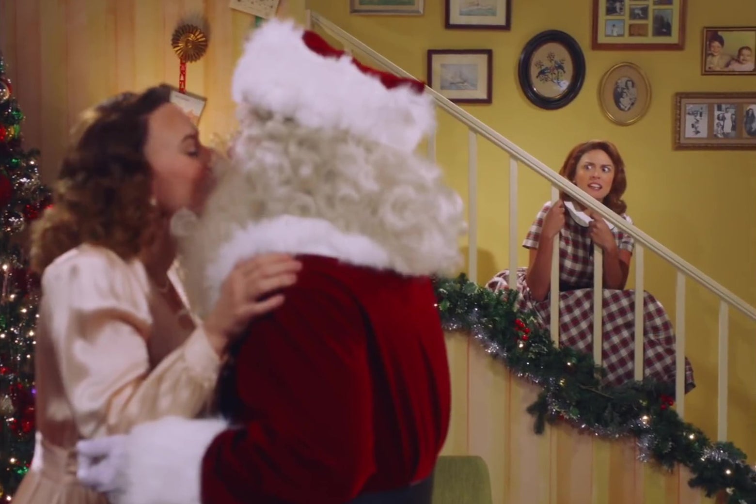 Snl Cecily Strong Scarlett Johansson Beck Bennett And Mikey Day