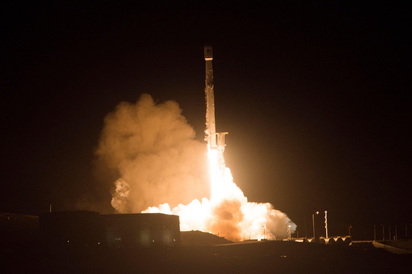 Watch a live stream of SpaceX Falcon 9 rocket launch.