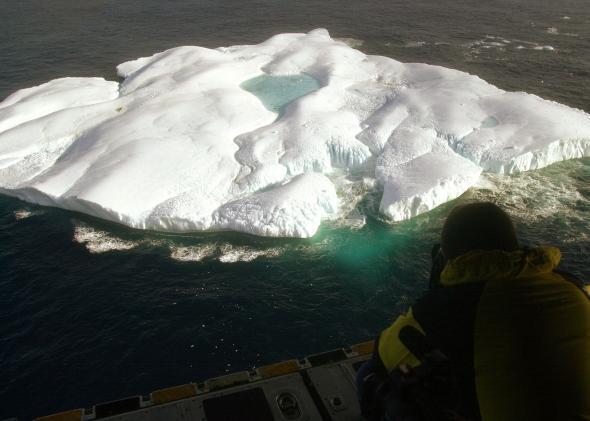 Climate change: Haunting timelapse shows Arctic sea ice slip away. [VIDEO]