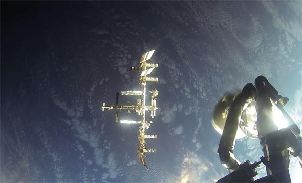Time-lapse: Docking with the ISS.