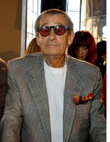 Helmut by June reviewed.