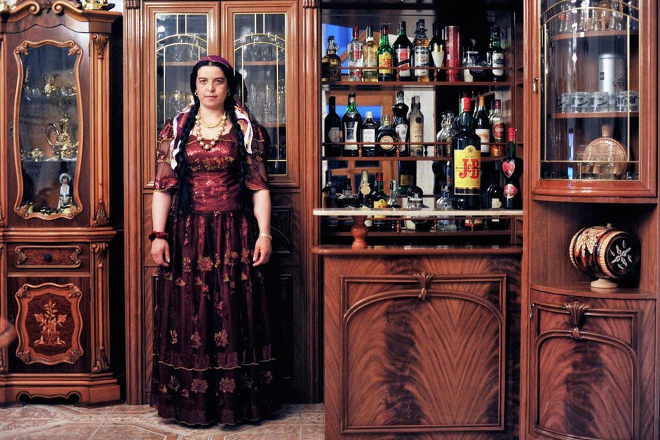 Sébastien Cuvelier photographs the homes of “Gypsy Queens.”