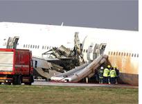 Do pilots practice crash landings, and other questions about airplane ...