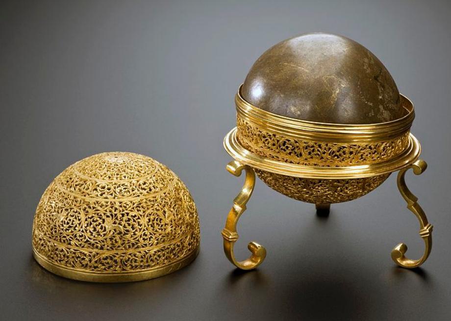 Goa stones were man-made bezoars that were said to cure poison.