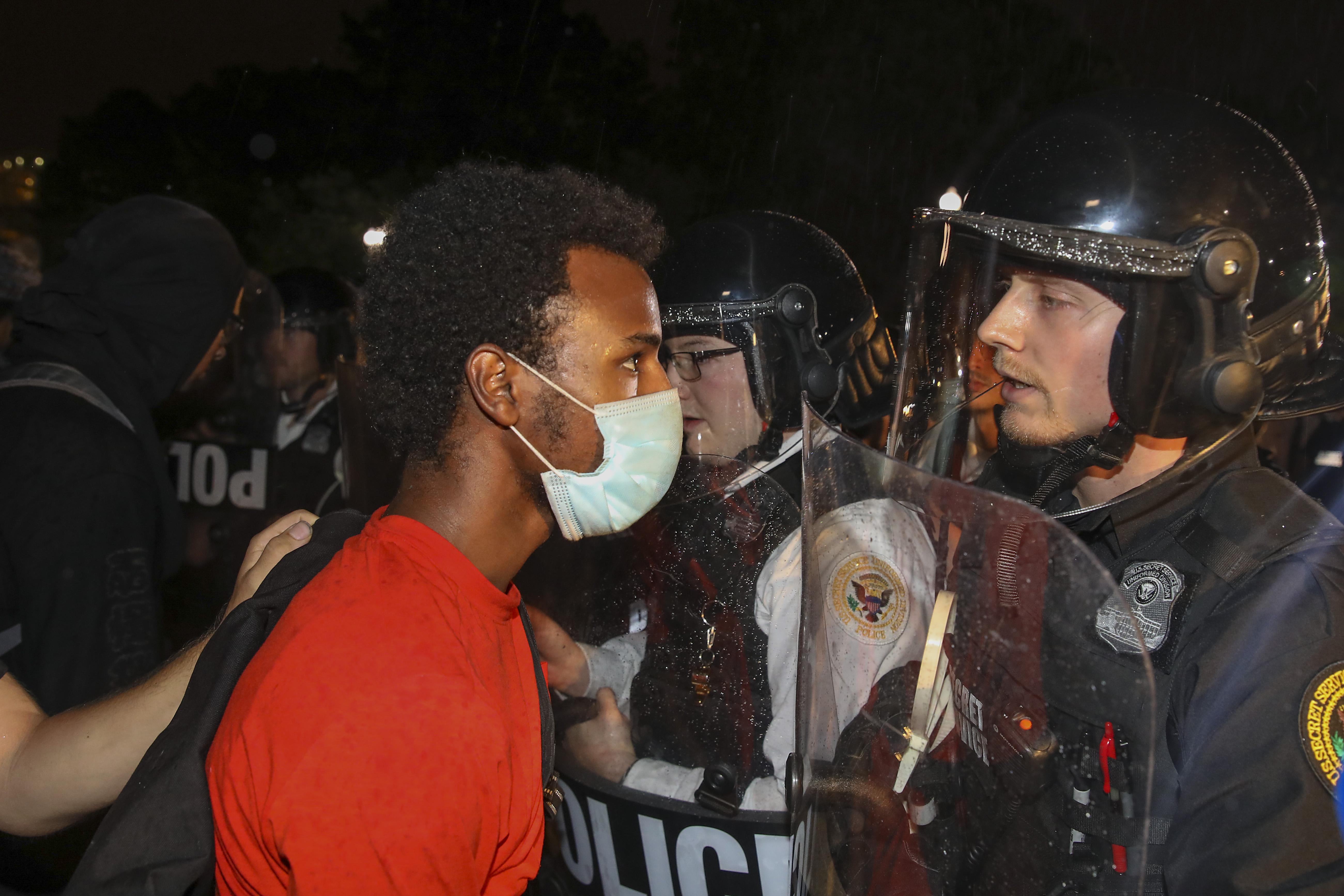 Trump says “vicious dogs” would have met White House demonstrators as ...