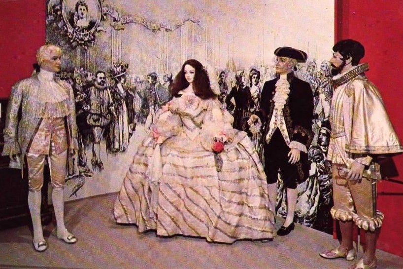 Gilded Glamour at the Met Gala: Costume ideas for celebrities going for ...