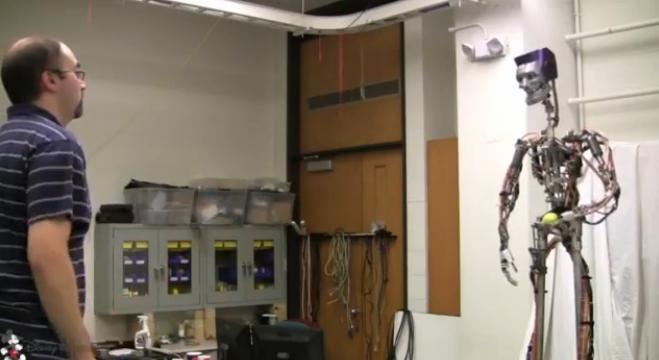 Disney Research humanoid robot plays catch, bots do Für Elise, and more ...