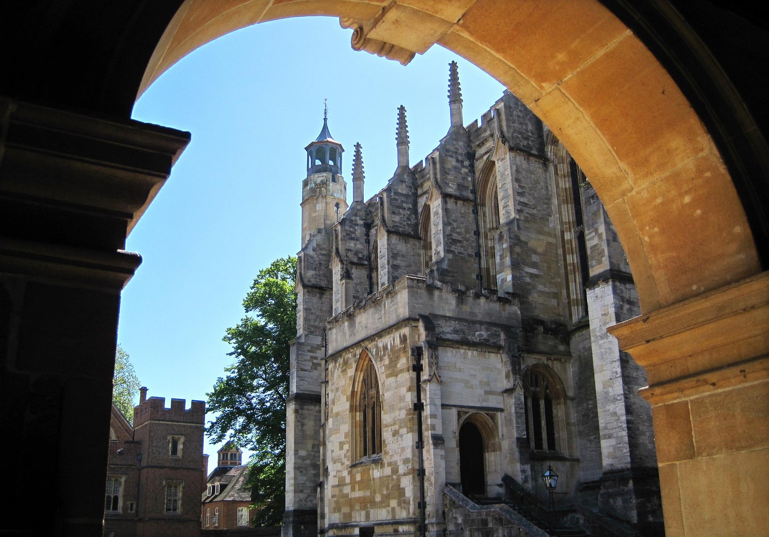 Private school and public school: the difference between the two iin a ...