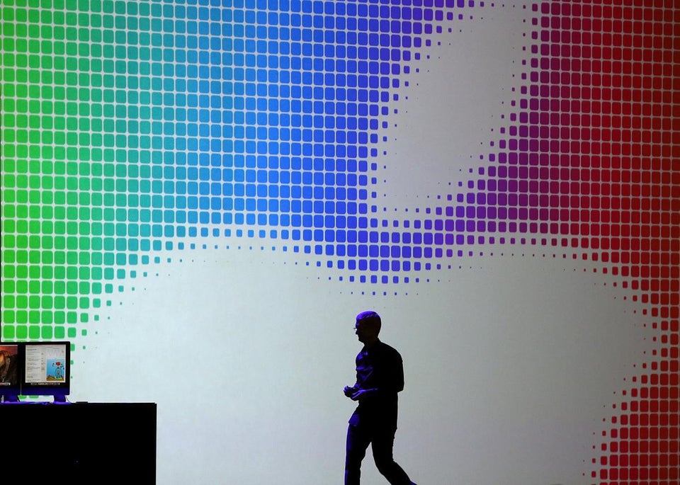 Is Apple "destroying design?" Designers blast confusing iOS features.