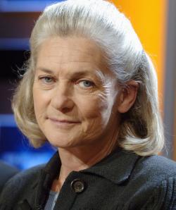 Elisabeth Badinter’s book The Conflict argues that modern motherhood ...