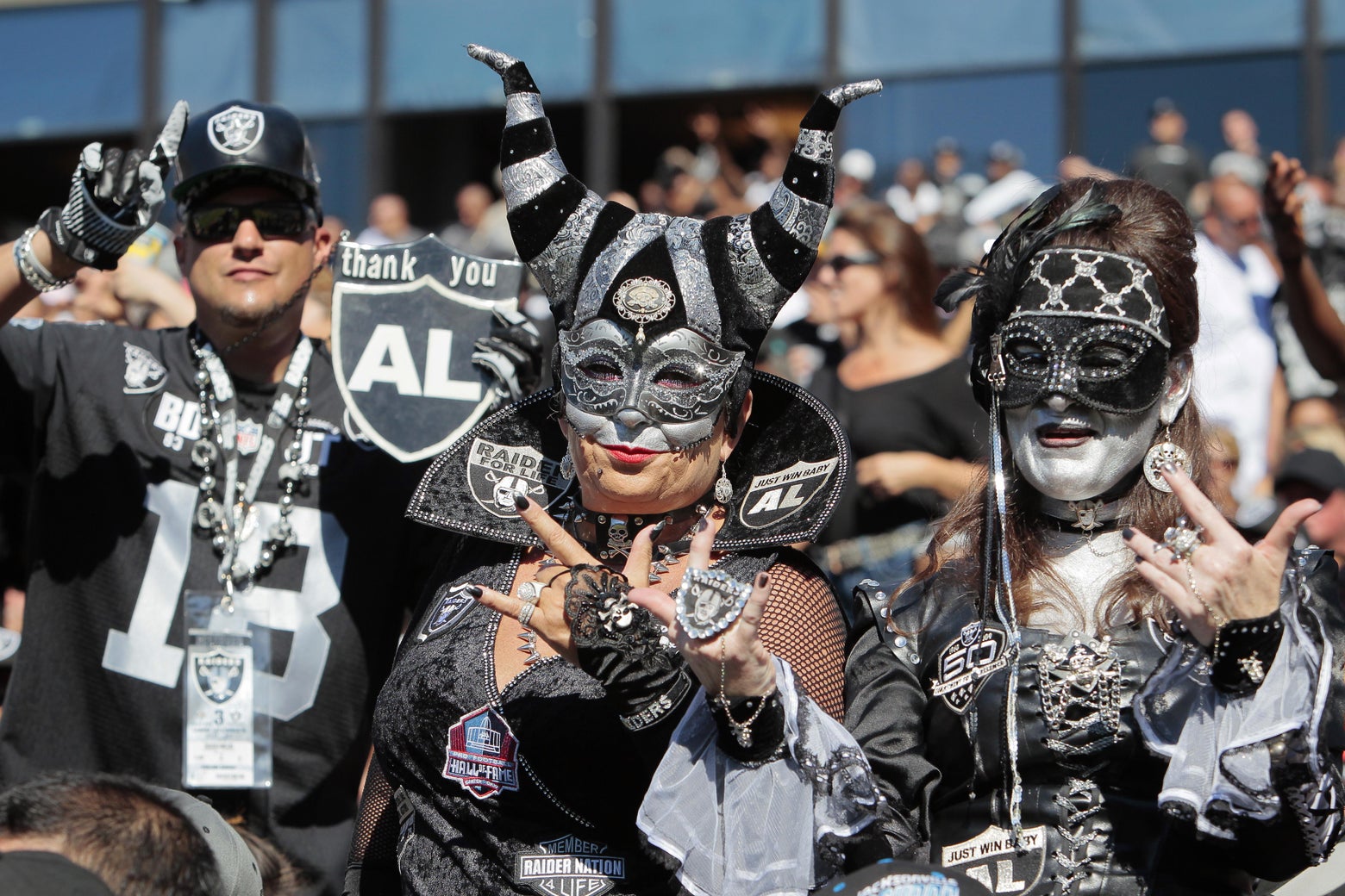 Oakland Raiders hero: Marine veteran breaks fall of woman jumping from ...
