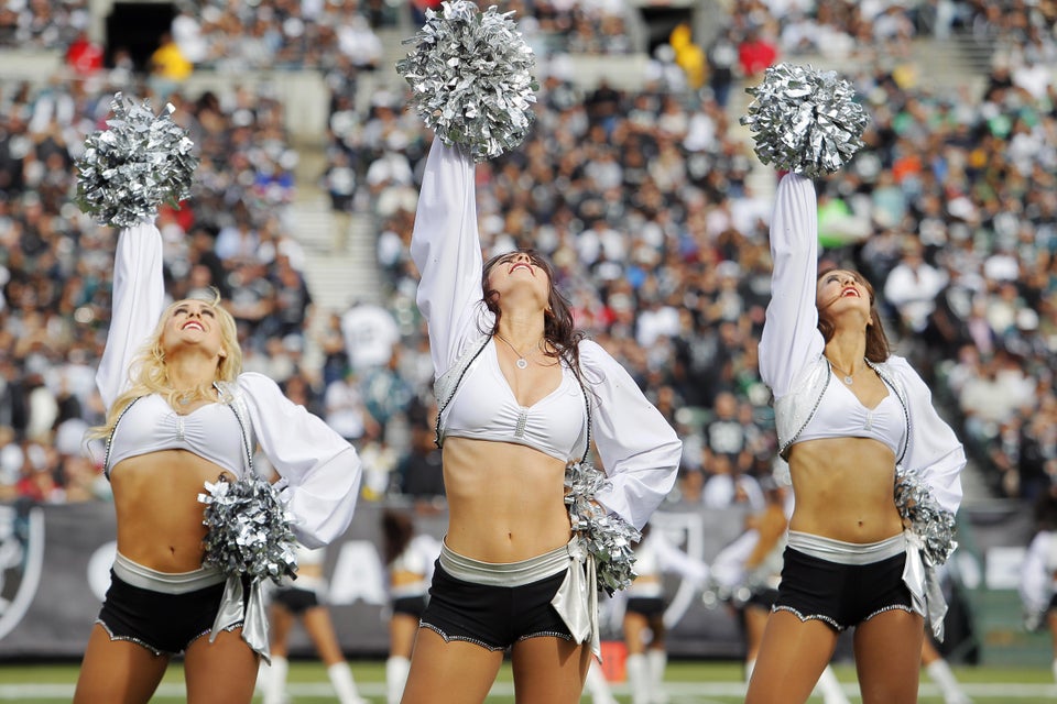 Nfl Cheerleader Lawsuits Oakland Raiders Agree To Pay Cheerleaders
