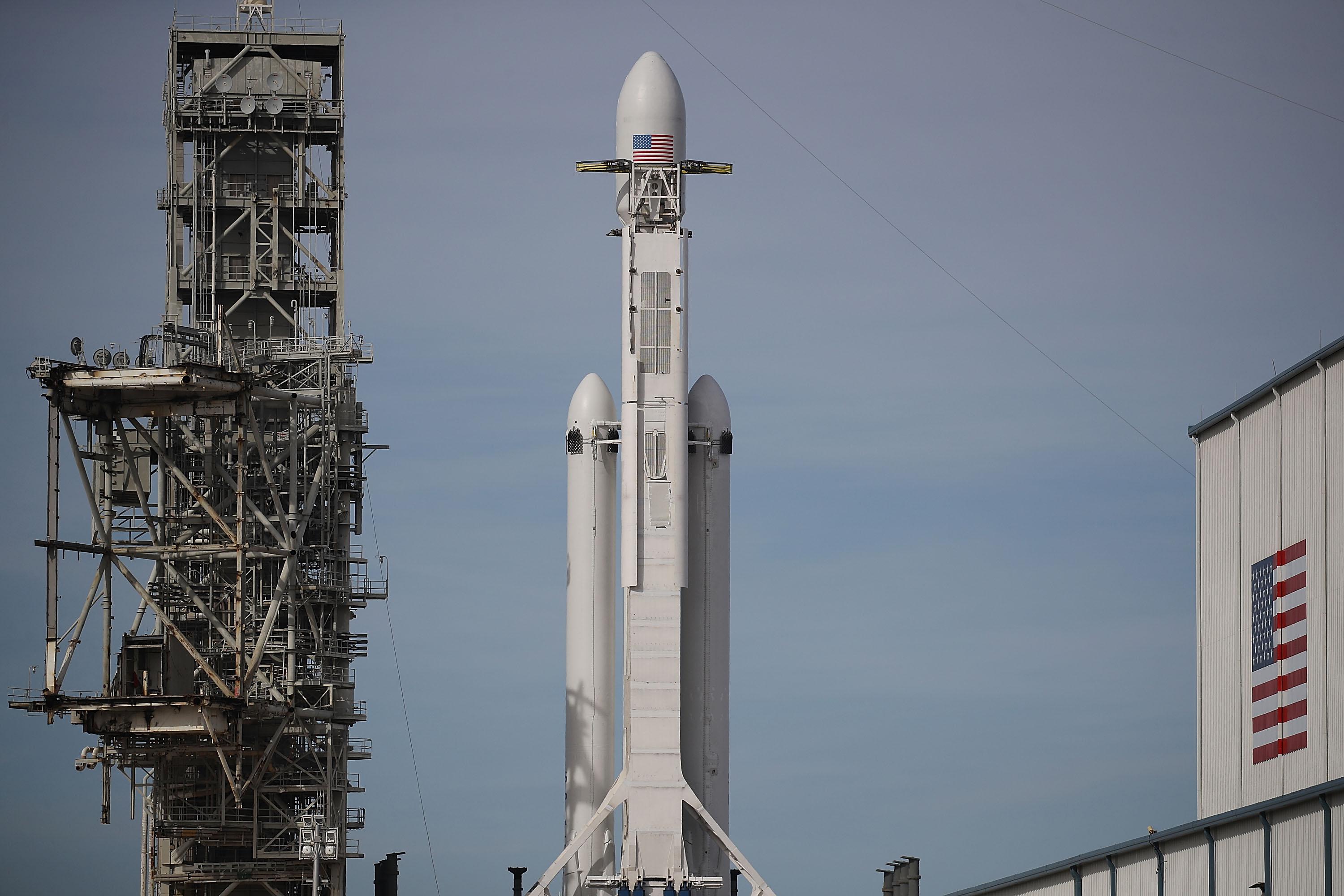 Watch SpaceX’s Falcon Heavy rocket launch live stream video.
