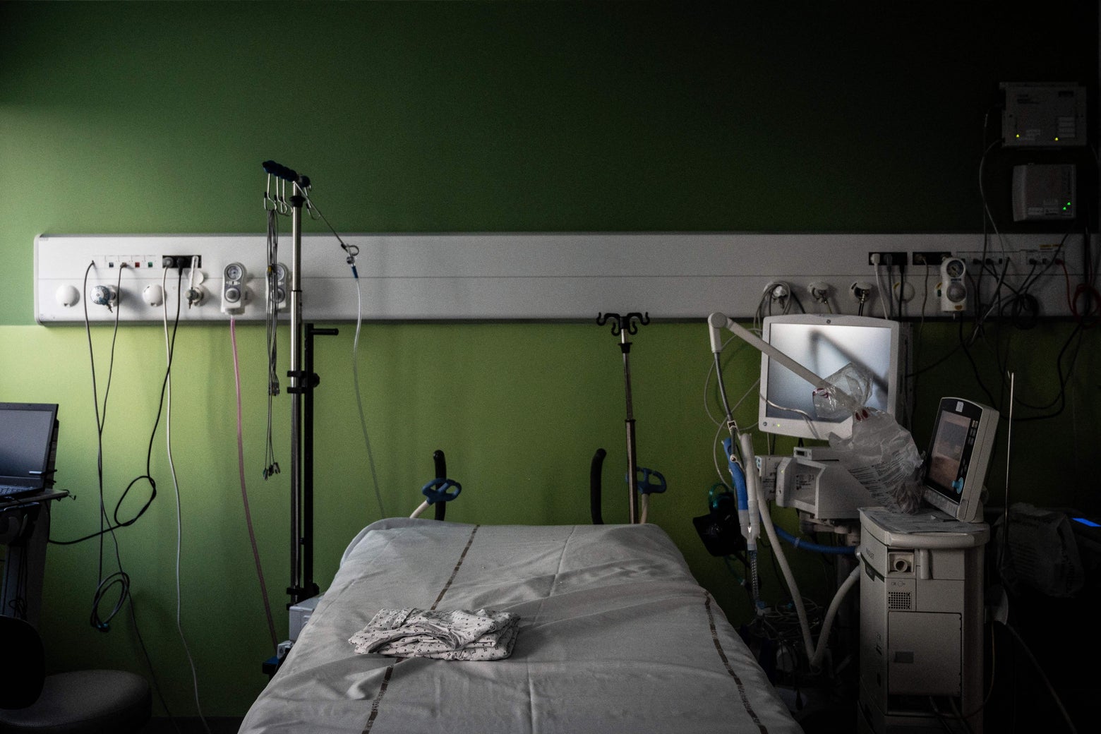 Hospitals ration COVID care: when doctors have to decide who gets treated.