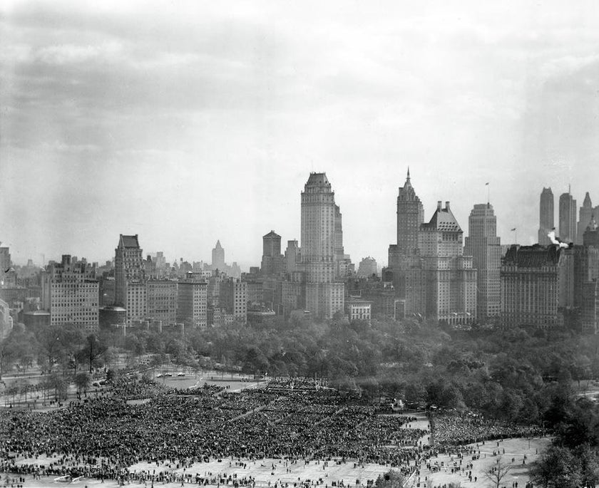 New-York Historical Society exhibits shows New York City during WWII ...