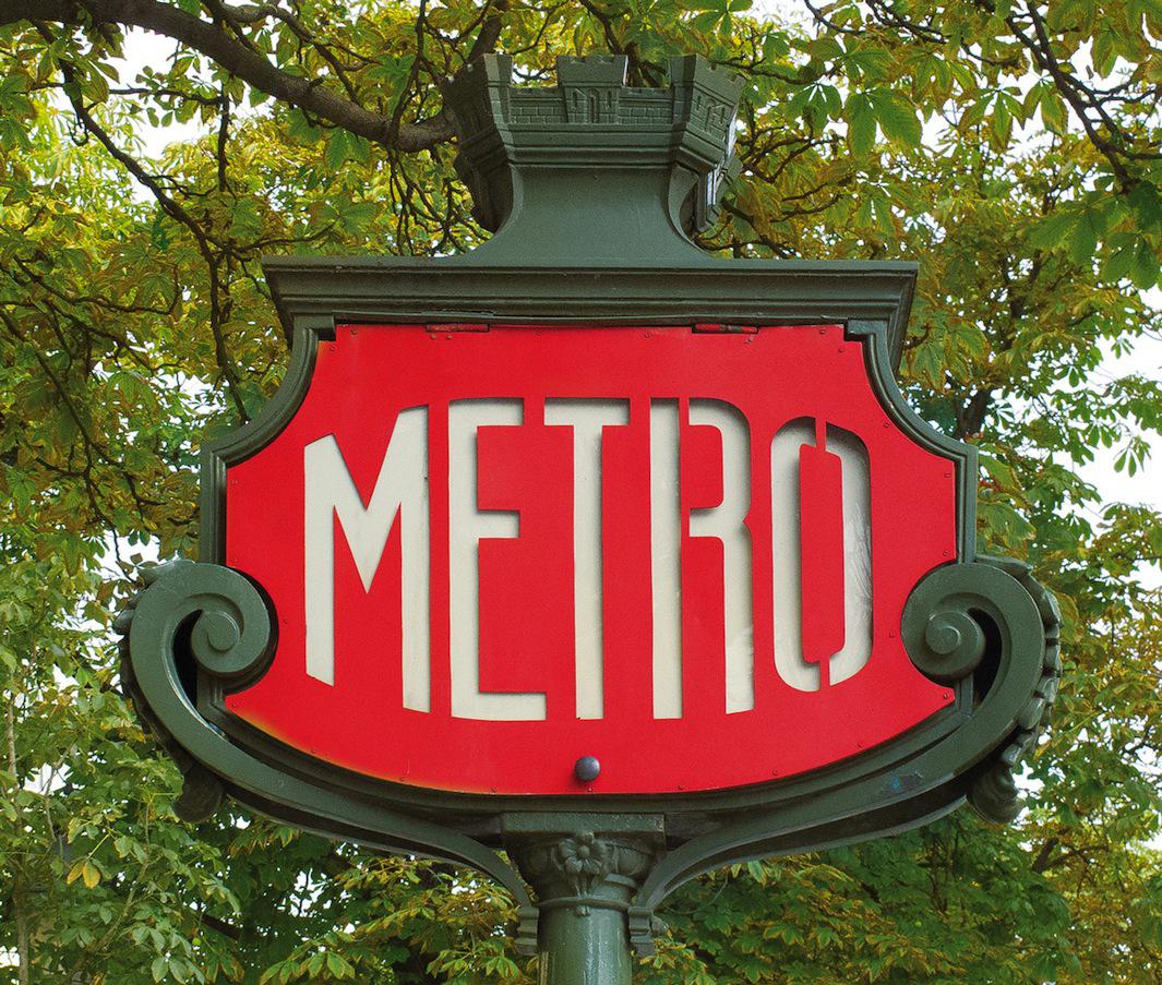 Louise Fili photographs Parisian signs in her book, Graphique de la Rue ...