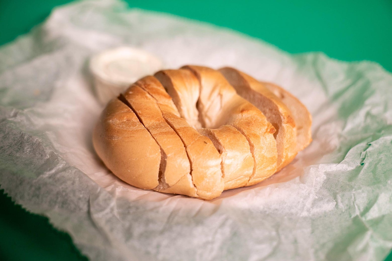In St. Louis, bagels are apparently cut like bread. This is bad.