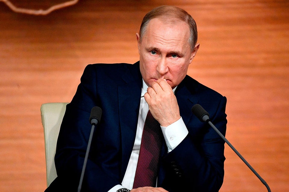 Putin defends Trump, disses Lenin in marathon four-hour press conference