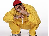 How does Ali G keep conning famous guests?