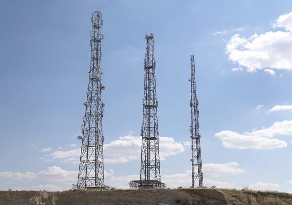 Dirtboxes: Wall Street Journal on DOJ program to track cellphones using ...