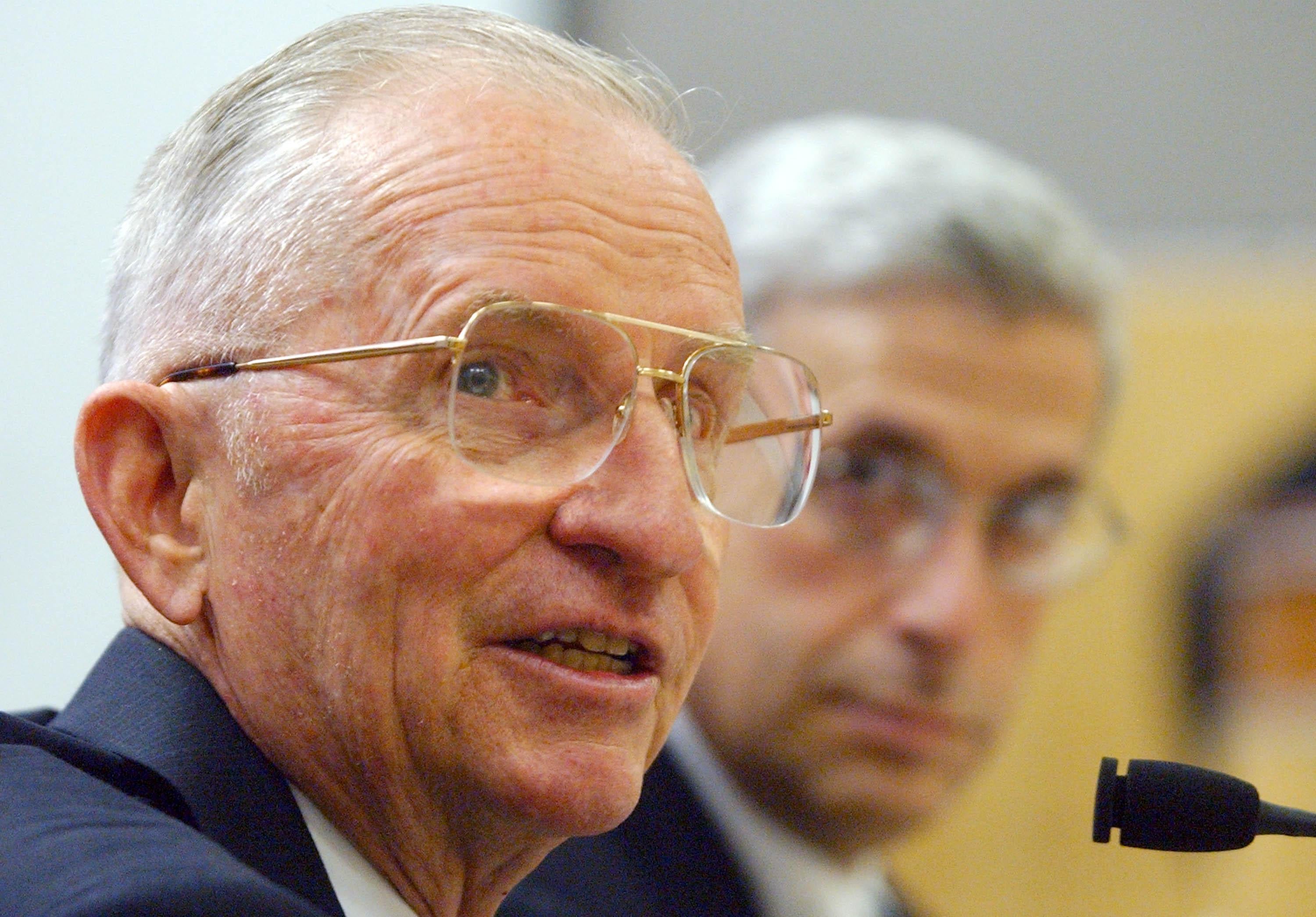 Here are some of the people to whom Ross Perot has given 3-foot ...